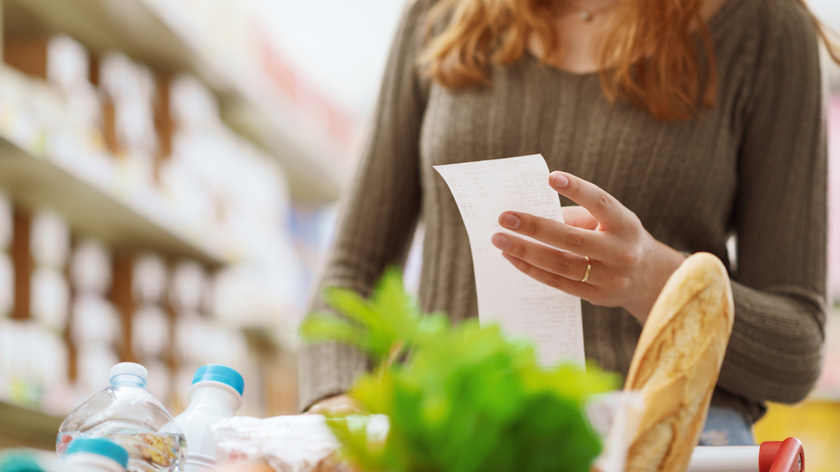 Coles and Woolies say they're not to blame for high prices