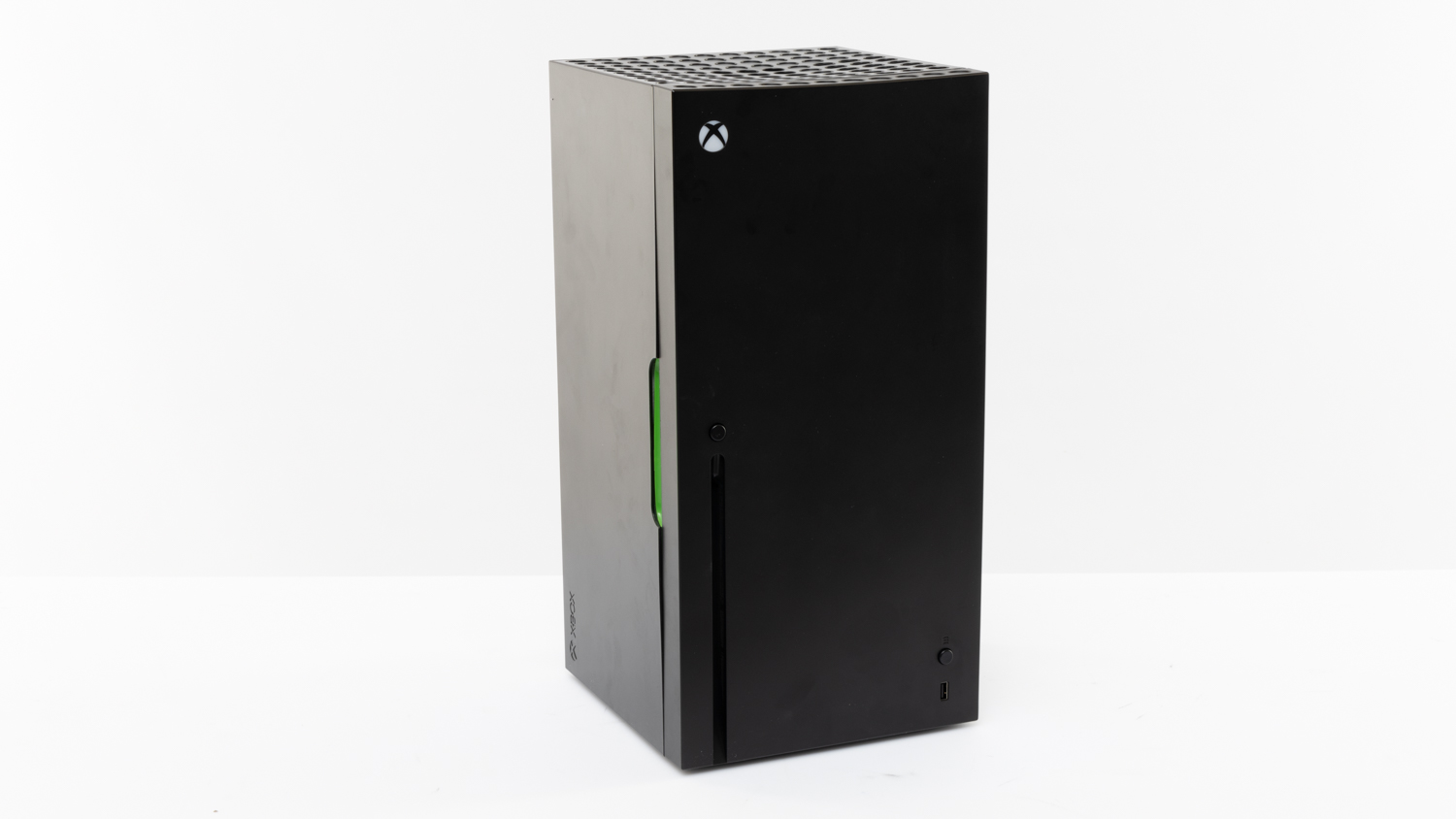 Xbox Series X Replica Mini Fridge review